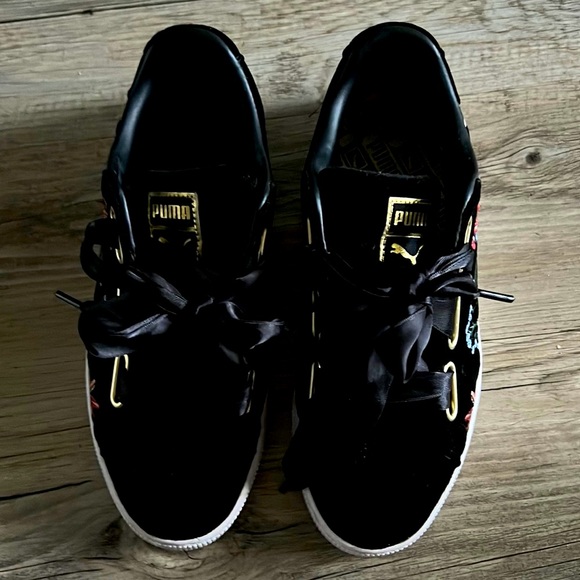 Puma | Shoes | Beautiful Puma Sneakers In Black Velvet With ...
